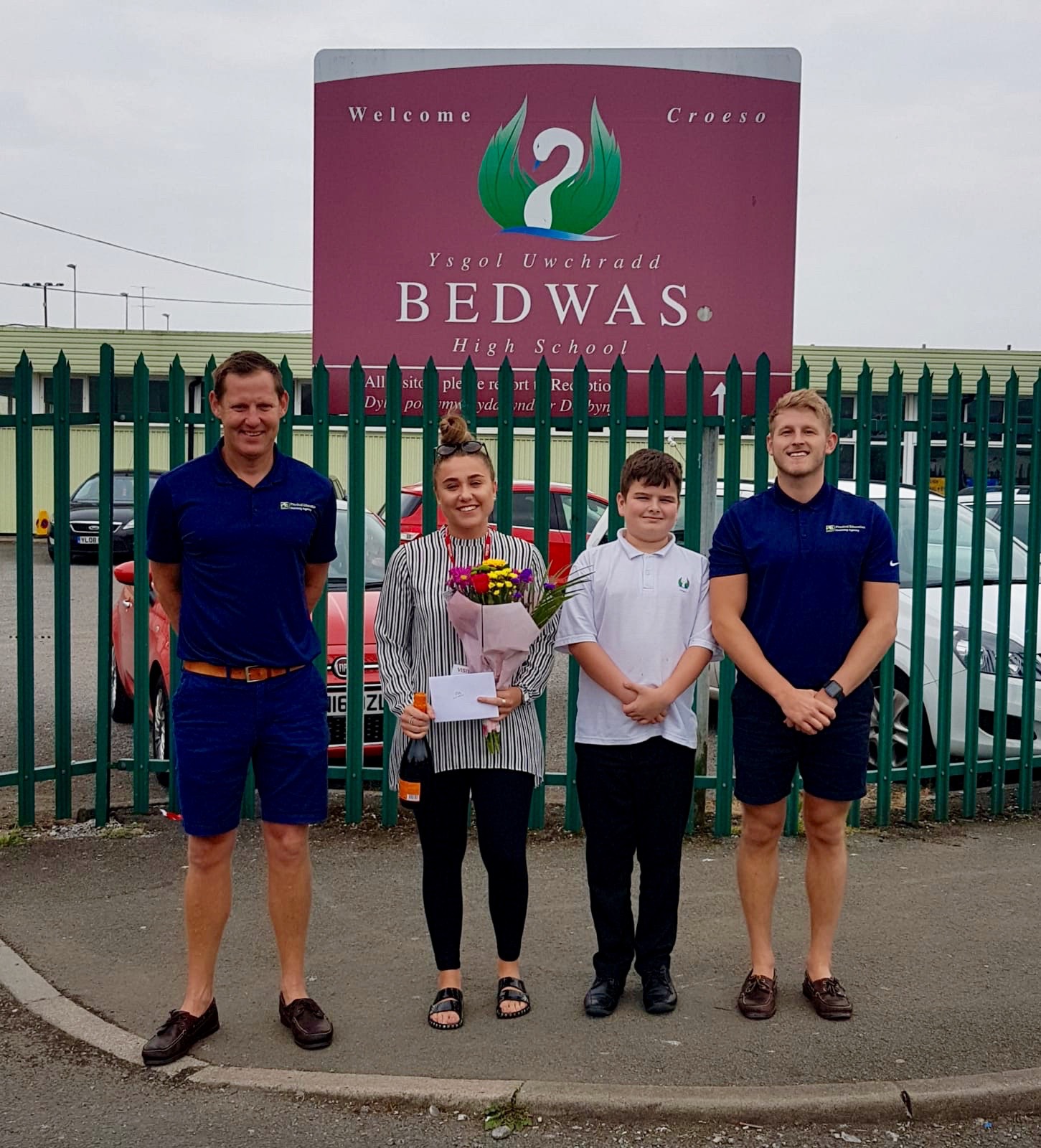 Employee of the Month... Elle Mapstone. - Pe Direct Teaching Agency